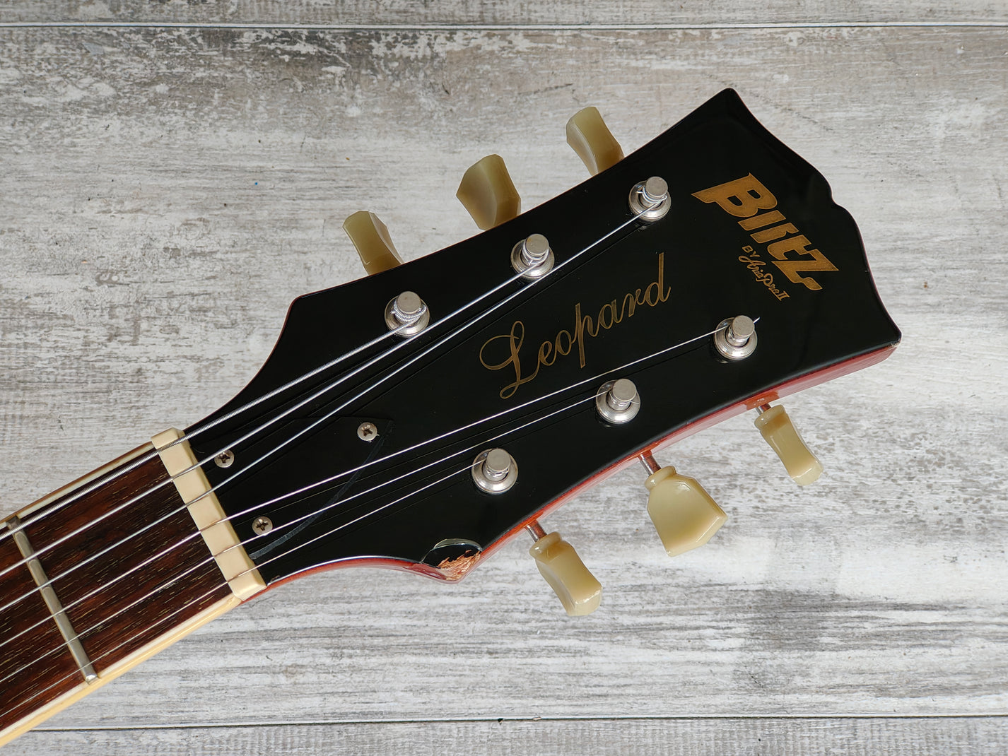Blitz by Aria Pro II Leopard Les Paul Standard (Goldtop) – Cool Old Guitars