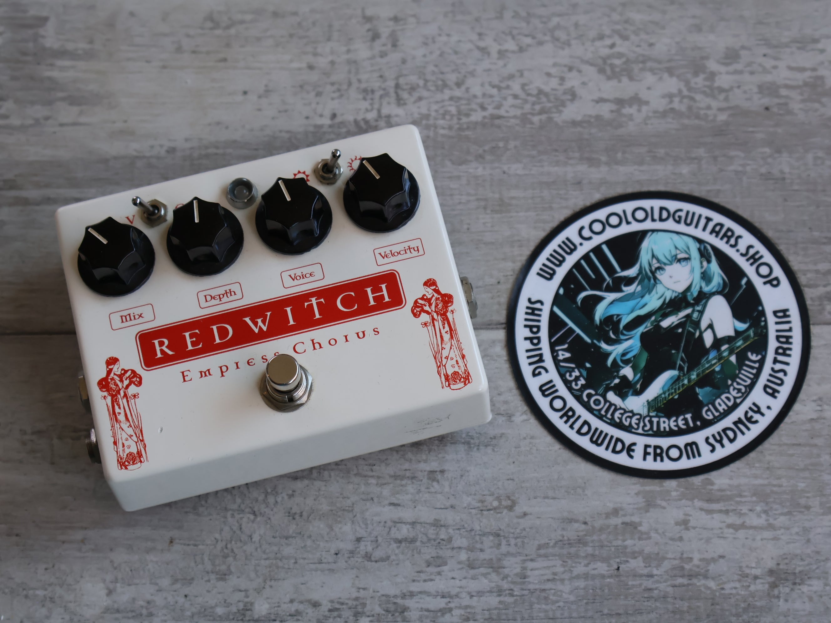 Red Witch Empress Chorus – Cool Old Guitars