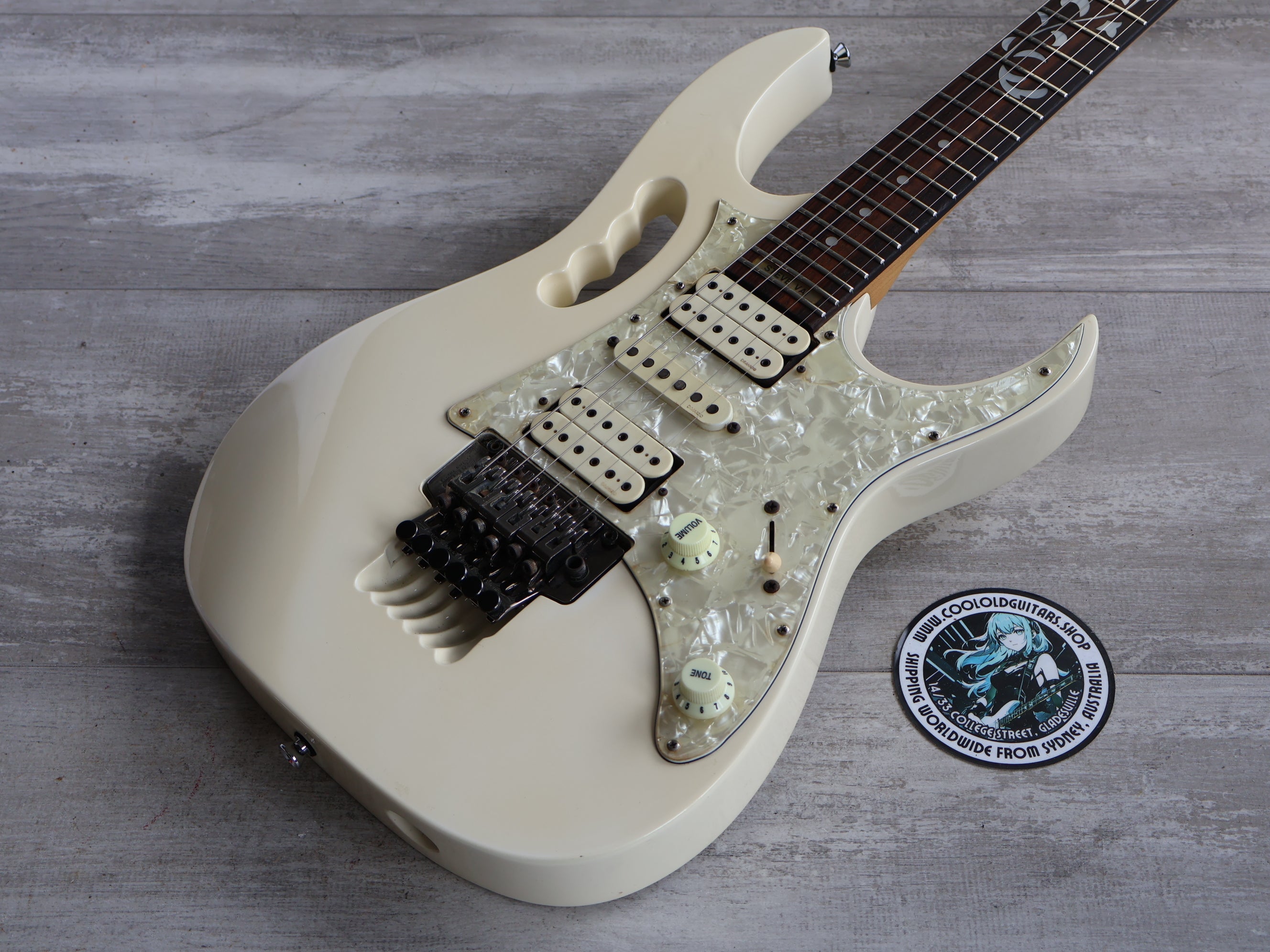 2005 Ibanez JEM 555 WH Steve Vai Jem Jr (White) – Cool Old Guitars