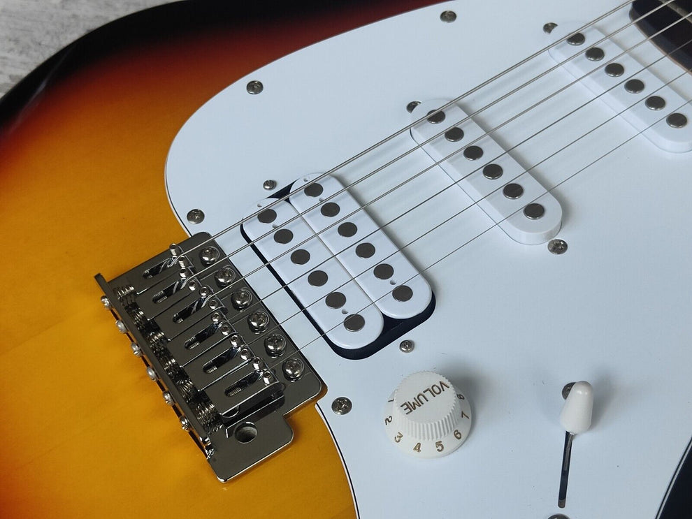 Peavey Raptor Plus HSS (Sunburst) – Cool Old Guitars