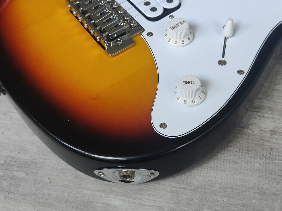 Peavey Raptor Plus HSS (Sunburst) – Cool Old Guitars